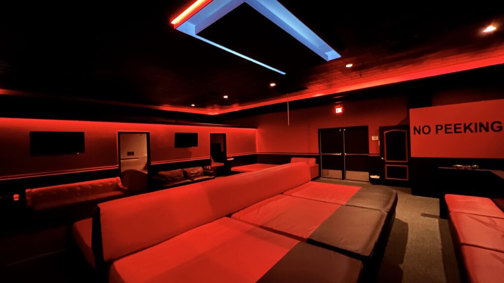 Club M4 Gang Bang Parties - Trisch & Jerry Gang Bang Parties